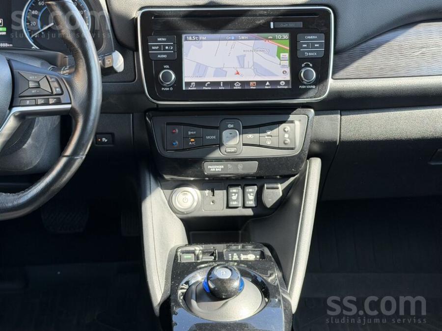White Nissan Leaf 2018 in Riga, with an engine capacity of 0.00 L and mileage of 130 thousand km for 8900 €, photo 10 on AUTOMOTO.COM.LV