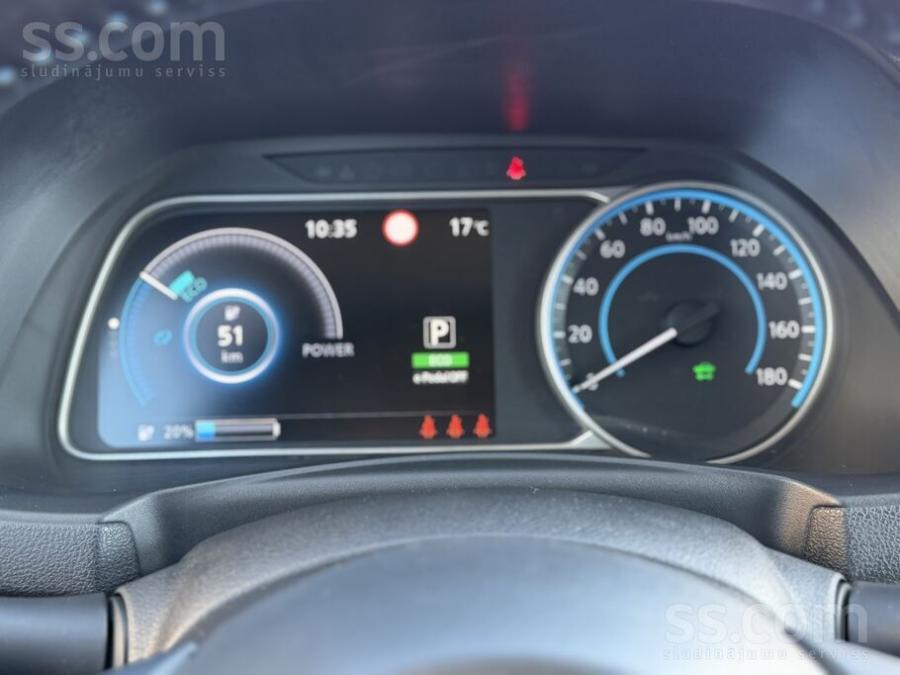 White Nissan Leaf 2018 in Riga, with an engine capacity of 0.00 L and mileage of 130 thousand km for 8900 €, photo 11 on AUTOMOTO.COM.LV