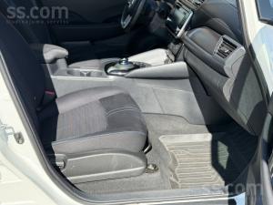 White Nissan Leaf 2018 in Riga, with an engine capacity of 0.00 L and mileage of 130 thousand km for 8900 €, photo 15 on AUTOMOTO.COM.LV