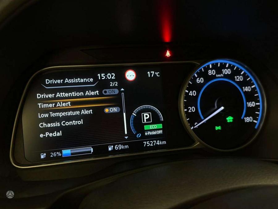 White Nissan Leaf 2018 in Marijampole, with an engine capacity of 0.00 L and mileage of 75 thousand km for 10999 €, photo 5 on AUTOMOTO.COM.LV