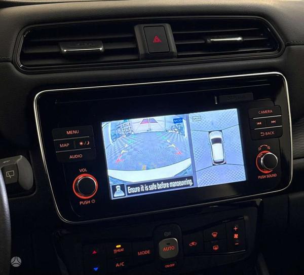 White Nissan Leaf 2018 in Marijampole, with an engine capacity of 0.00 L and mileage of 75 thousand km for 10999 €, photo 6 on AUTOMOTO.COM.LV