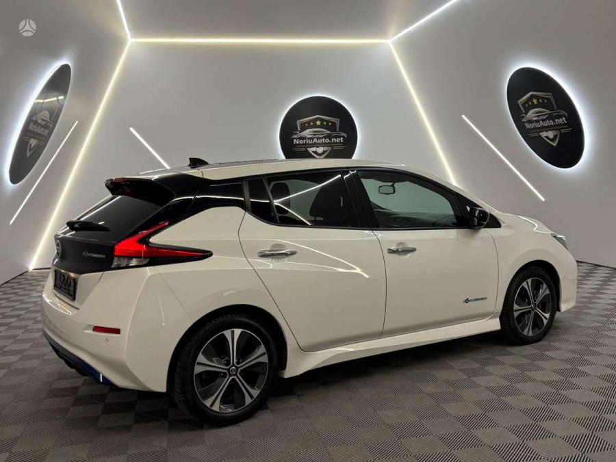 White Nissan Leaf 2018 in Marijampole, with an engine capacity of 0.00 L and mileage of 75 thousand km for 10999 €, photo 14 on AUTOMOTO.COM.LV
