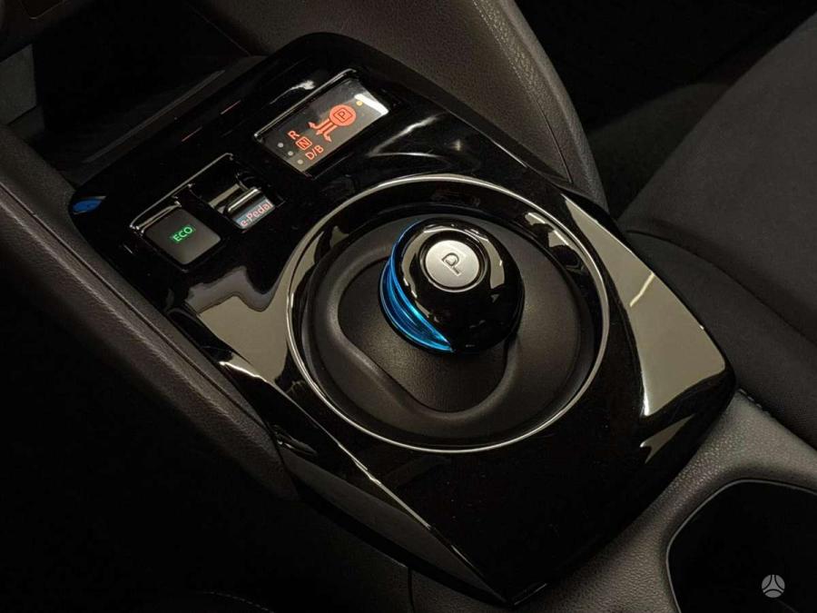White Nissan Leaf 2018 in Marijampole, with an engine capacity of 0.00 L and mileage of 75 thousand km for 10999 €, photo 18 on AUTOMOTO.COM.LV