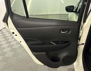 White Nissan Leaf 2018 in Marijampole, with an engine capacity of 0.00 L and mileage of 75 thousand km for 10999 €, photo 21 on AUTOMOTO.COM.LV