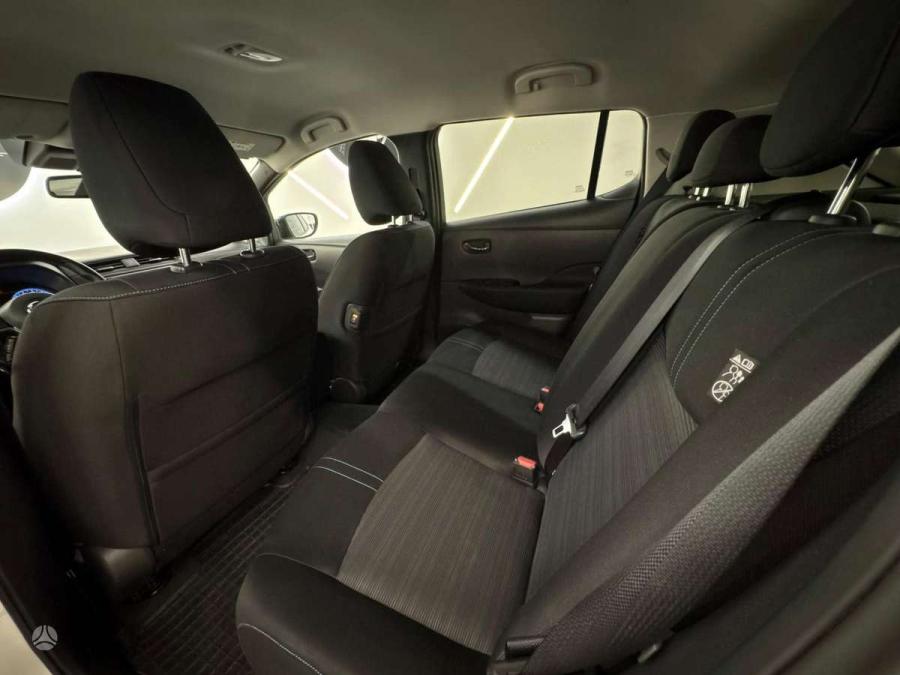 White Nissan Leaf 2018 in Marijampole, with an engine capacity of 0.00 L and mileage of 75 thousand km for 10999 €, photo 22 on AUTOMOTO.COM.LV