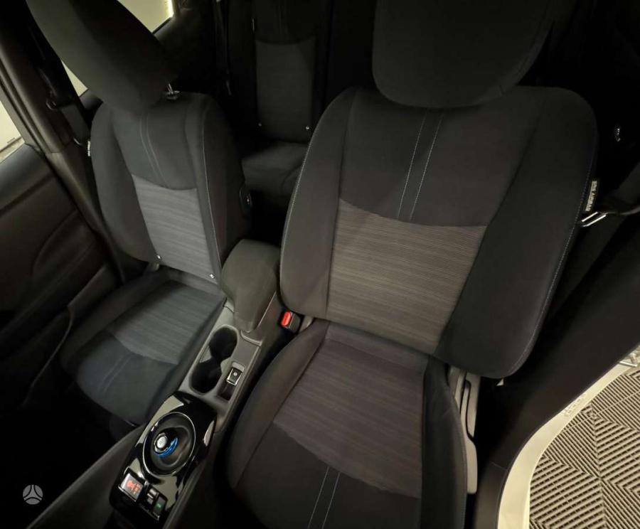White Nissan Leaf 2018 in Marijampole, with an engine capacity of 0.00 L and mileage of 75 thousand km for 10999 €, photo 27 on AUTOMOTO.COM.LV
