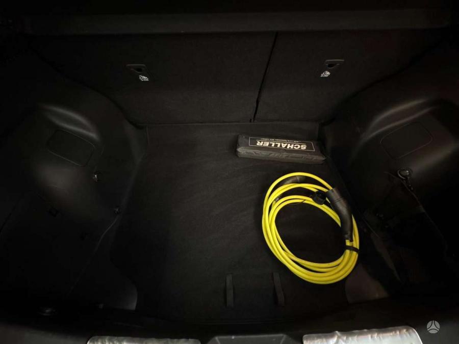 White Nissan Leaf 2018 in Marijampole, with an engine capacity of 0.00 L and mileage of 75 thousand km for 10999 €, photo 29 on AUTOMOTO.COM.LV