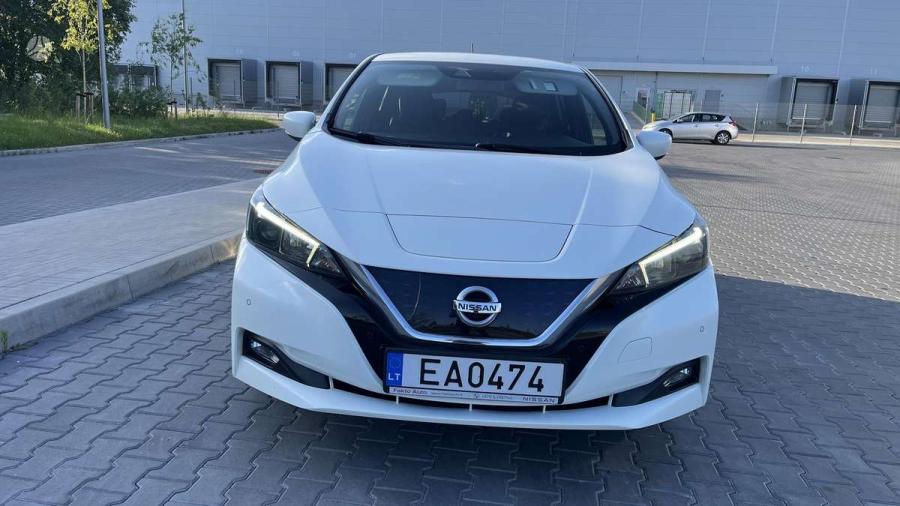 White Nissan Leaf 2018 in Vilnius, with an engine capacity of 0.00 L and mileage of 97 thousand km for 10500 €, photo 1 on AUTOMOTO.COM.LV