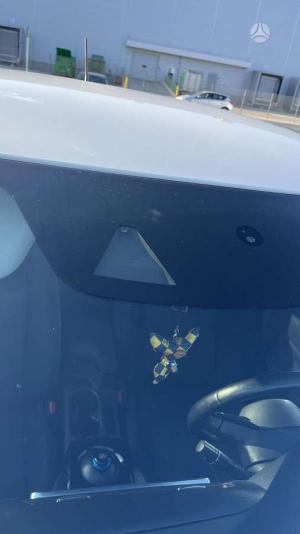 White Nissan Leaf 2018 in Vilnius, with an engine capacity of 0.00 L and mileage of 97 thousand km for 10500 €, photo 9 on AUTOMOTO.COM.LV