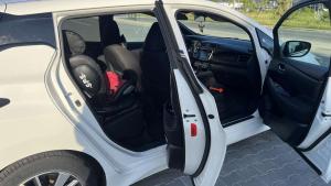 White Nissan Leaf 2018 in Vilnius, with an engine capacity of 0.00 L and mileage of 97 thousand km for 10500 €, photo 11 on AUTOMOTO.COM.LV