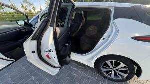 White Nissan Leaf 2018 in Vilnius, with an engine capacity of 0.00 L and mileage of 97 thousand km for 10500 €, photo 13 on AUTOMOTO.COM.LV