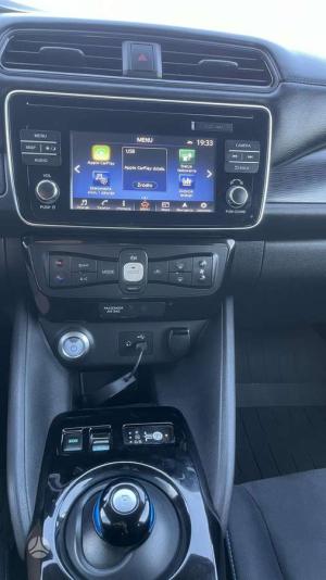 White Nissan Leaf 2018 in Vilnius, with an engine capacity of 0.00 L and mileage of 97 thousand km for 10500 €, photo 16 on AUTOMOTO.COM.LV