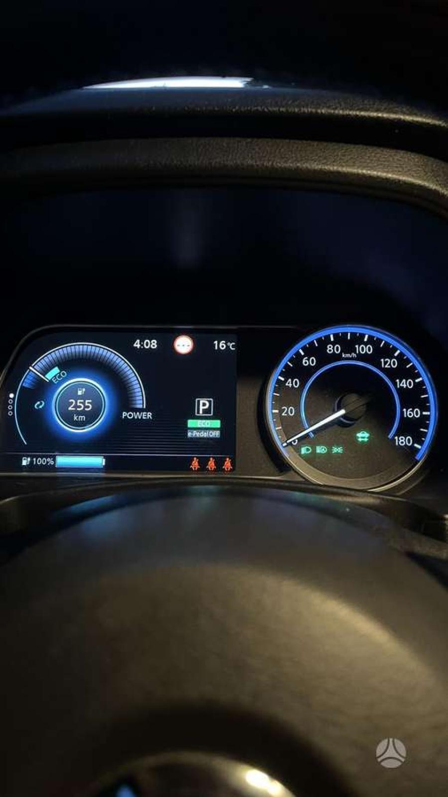 White Nissan Leaf 2018 in Vilnius, with an engine capacity of 0.00 L and mileage of 97 thousand km for 10500 €, photo 19 on AUTOMOTO.COM.LV