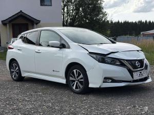 White Nissan Leaf 2018 in Ukmerge, with an engine capacity of 0.00 L and mileage of 140 thousand km for 6300 €, photo  on AUTOMOTO.COM.LV