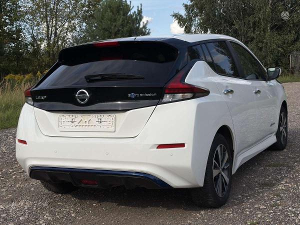 White Nissan Leaf 2018 in Ukmerge, with an engine capacity of 0.00 L and mileage of 140 thousand km for 6300 €, photo 7 on AUTOMOTO.COM.LV