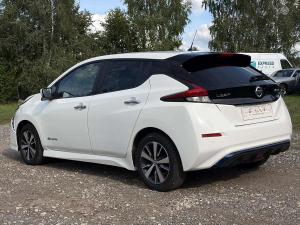 White Nissan Leaf 2018 in Ukmerge, with an engine capacity of 0.00 L and mileage of 140 thousand km for 6300 €, photo 8 on AUTOMOTO.COM.LV