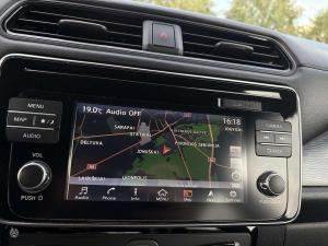 White Nissan Leaf 2018 in Ukmerge, with an engine capacity of 0.00 L and mileage of 140 thousand km for 6300 €, photo 13 on AUTOMOTO.COM.LV