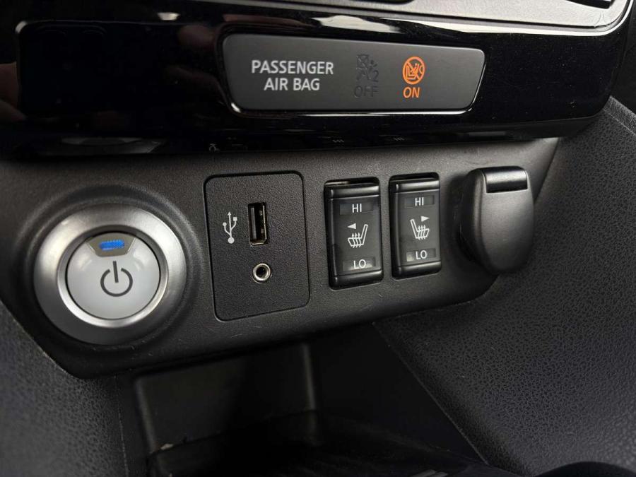 White Nissan Leaf 2018 in Ukmerge, with an engine capacity of 0.00 L and mileage of 140 thousand km for 6300 €, photo 15 on AUTOMOTO.COM.LV