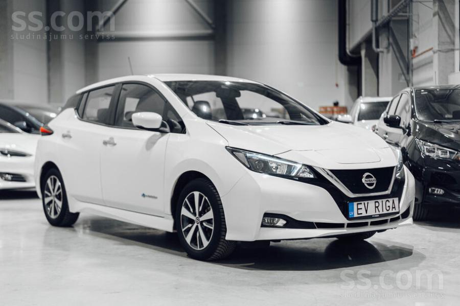 White Nissan Leaf 2019 in Riga, with an engine capacity of 0.00 L and mileage of 21 thousand km for 13790 €, photo 1 on AUTOMOTO.COM.LV