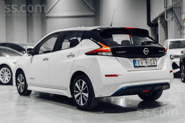 Balts Nissan Leaf 2019 Rīga, ar dzinēja tilpumu 0.00 L un nobraukumu 21 tūkst. km par 13790 €, foto 4 vietnē AUTOMOTO.COM.LV