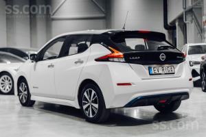 White Nissan Leaf 2019 in Riga, with an engine capacity of 0.00 L and mileage of 21 thousand km for 13790 €, photo 4 on AUTOMOTO.COM.LV