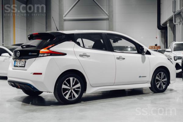 Balts Nissan Leaf 2019 Rīga, ar dzinēja tilpumu 0.00 L un nobraukumu 22 tūkst. km par 13790 €, foto 3 vietnē AUTOMOTO.COM.LV