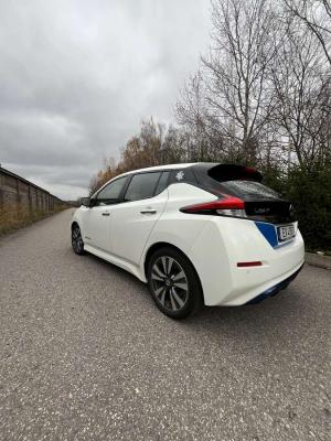 White Nissan Leaf 2019 in Vilnius, with an engine capacity of 0.00 L and mileage of 75 thousand km for 1100 €, photo 5 on AUTOMOTO.COM.LV