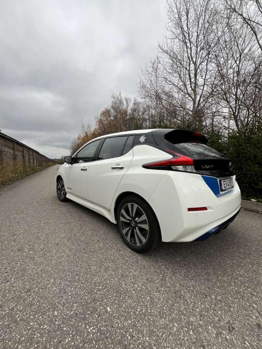 White Nissan Leaf 2019 in Vilnius, with an engine capacity of 0.00 L and mileage of 75 thousand km for 1100 €, photo 5 on AUTOMOTO.COM.LV