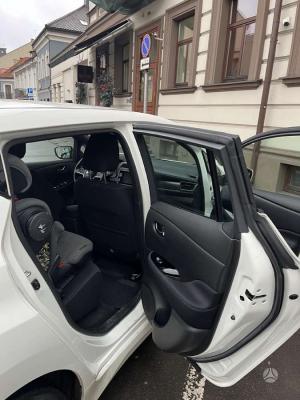 White Nissan Leaf 2019 in Vilnius, with an engine capacity of 0.00 L and mileage of 75 thousand km for 1100 €, photo 7 on AUTOMOTO.COM.LV