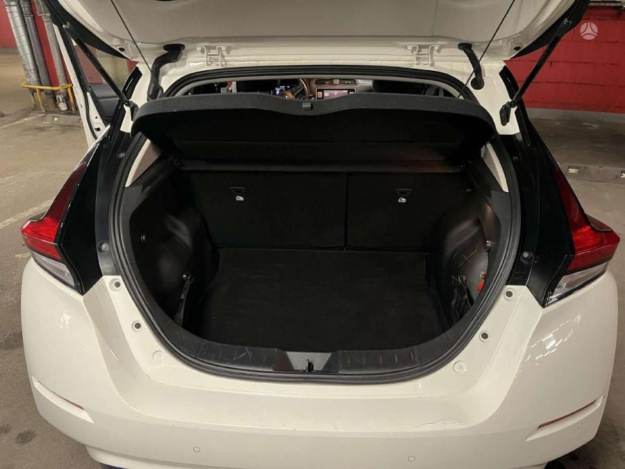 White Nissan Leaf 2019 in Vilnius, with an engine capacity of 0.00 L and mileage of 75 thousand km for 1100 €, photo 10 on AUTOMOTO.COM.LV