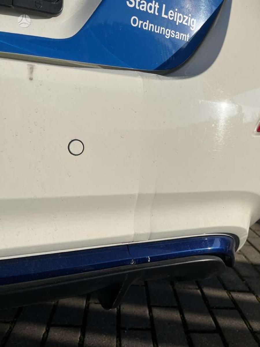 White Nissan Leaf 2019 in Vilnius, with an engine capacity of 0.00 L and mileage of 75 thousand km for 1100 €, photo 16 on AUTOMOTO.COM.LV