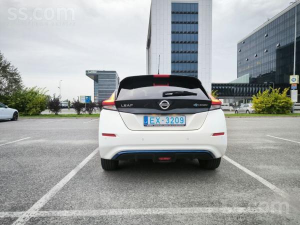 Balts Nissan Leaf 2019 Rīga, ar dzinēja tilpumu 0.00 L un nobraukumu 69 tūkst. km par 11999 €, foto 4 vietnē AUTOMOTO.COM.LV
