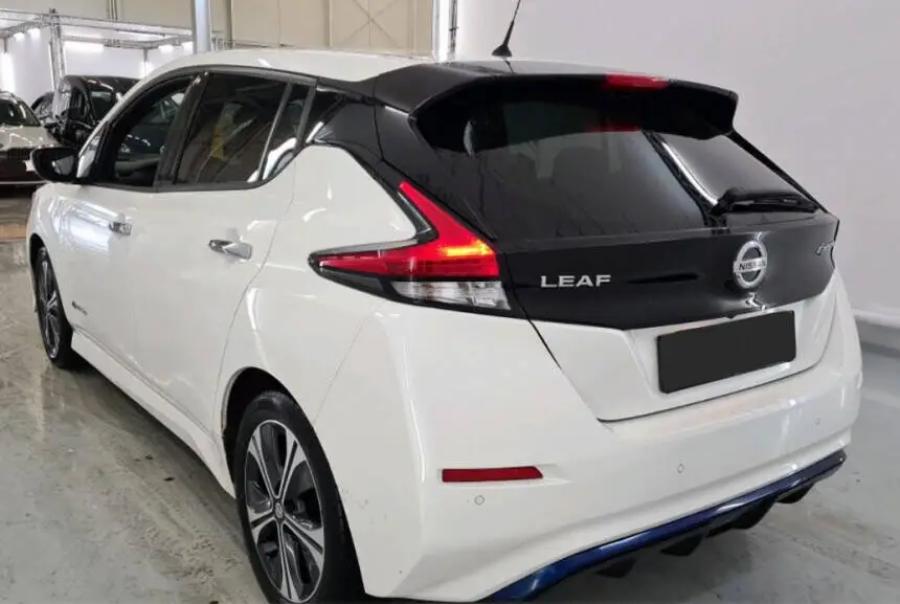 White Nissan Leaf 2019 in Riga, with an engine capacity of 0.00 L and mileage of 23 thousand km for 14000 €, photo 3 on AUTOMOTO.COM.LV