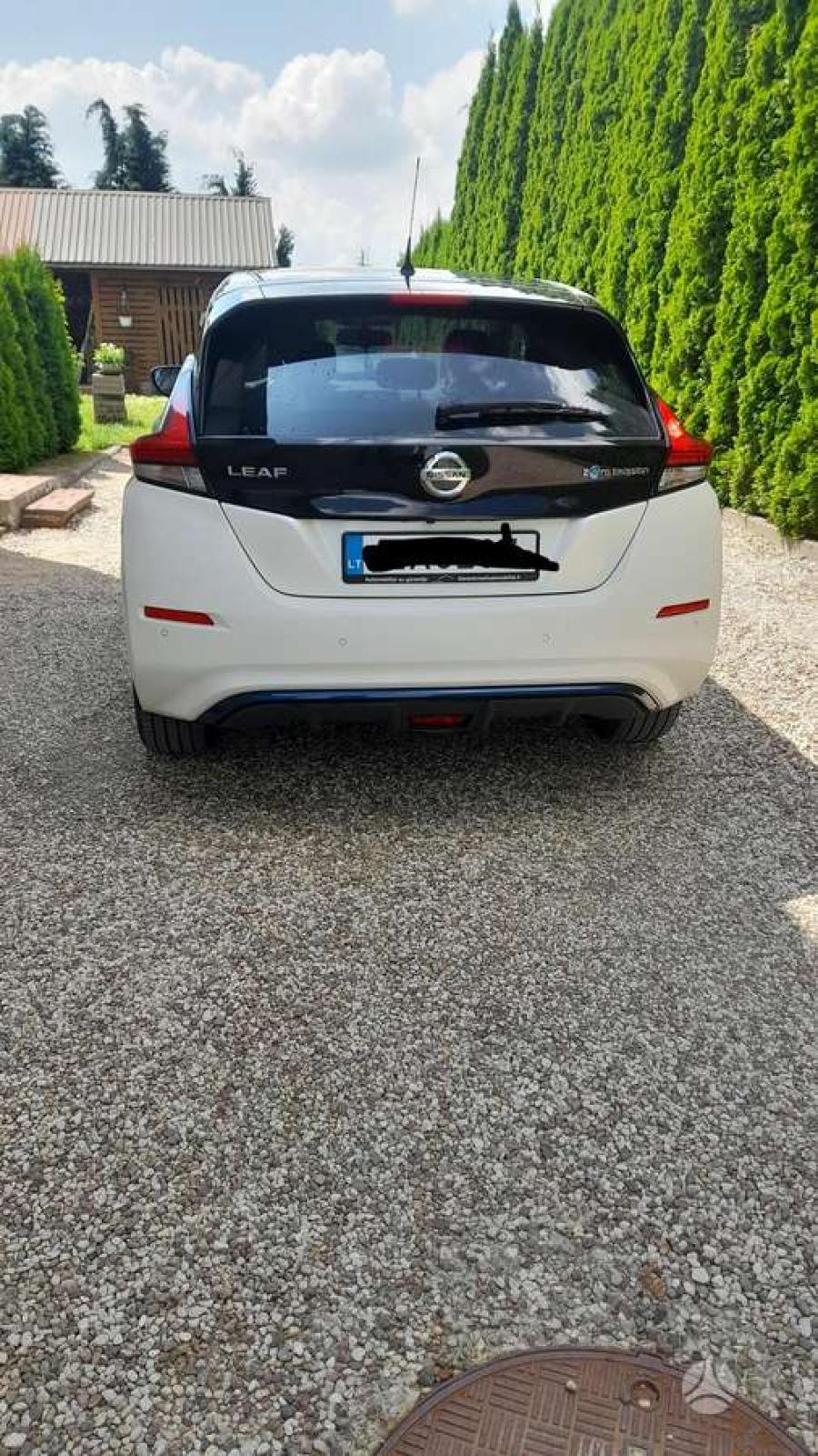 White Nissan Leaf 2019 in Vilnius, with an engine capacity of 0.00 L and mileage of 101 thousand km for 9999 €, photo 4 on AUTOMOTO.COM.LV