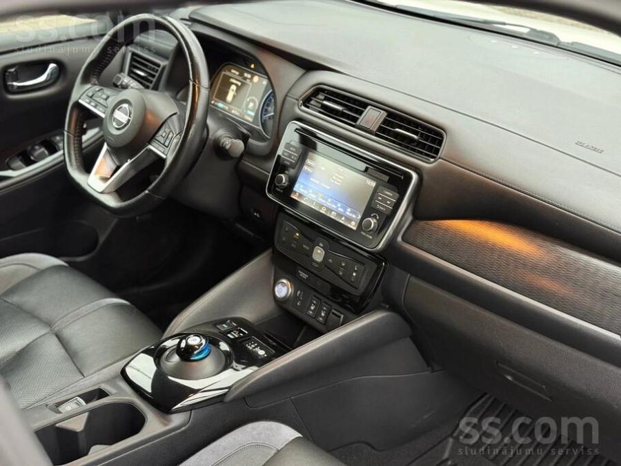 Balts Nissan Leaf 2019 Rīga, ar dzinēja tilpumu 0.00 L un nobraukumu 96 tūkst. km par 10900 €, foto 13 vietnē AUTOMOTO.COM.LV