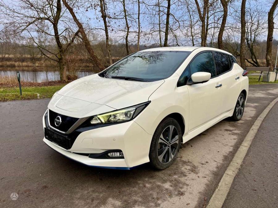 Balts Nissan Leaf 2020 Tauragė, ar dzinēja tilpumu 0.00 L un nobraukumu 189 tūkst. km par 9900 €, foto 1 vietnē AUTOMOTO.COM.LV