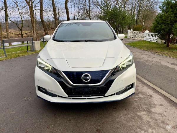 White Nissan Leaf 2020 in Taurage, with an engine capacity of 0.00 L and mileage of 189 thousand km for 9900 €, photo 3 on AUTOMOTO.COM.LV