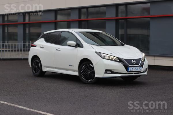 White Nissan Leaf 2020 in Riga, with an engine capacity of 0.00 L and mileage of 214 thousand km for 12180 €, photo 2 on AUTOMOTO.COM.LV