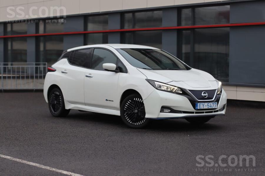 Balts Nissan Leaf 2020 Rīga, ar dzinēja tilpumu 0.00 L un nobraukumu 214 tūkst. km par 12180 €, foto 3 vietnē AUTOMOTO.COM.LV