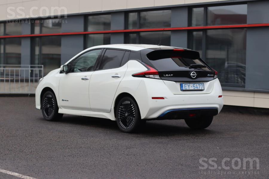 Balts Nissan Leaf 2020 Rīga, ar dzinēja tilpumu 0.00 L un nobraukumu 214 tūkst. km par 12180 €, foto 4 vietnē AUTOMOTO.COM.LV