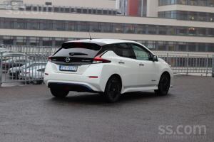 Balts Nissan Leaf 2020 Rīga, ar dzinēja tilpumu 0.00 L un nobraukumu 214 tūkst. km par 12180 €, foto 5 vietnē AUTOMOTO.COM.LV