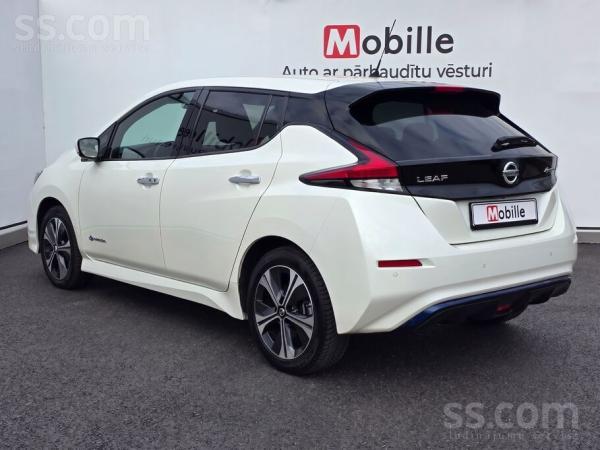 Balts Nissan Leaf 2020 Rīga, ar dzinēja tilpumu 0.00 L un nobraukumu 106 tūkst. km par 17500 €, foto 4 vietnē AUTOMOTO.COM.LV