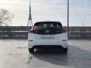 White Nissan Leaf 2020 in Riga, with an engine capacity of 0.00 L and mileage of 23 thousand km for 13500 €, photo 3 on AUTOMOTO.COM.LV