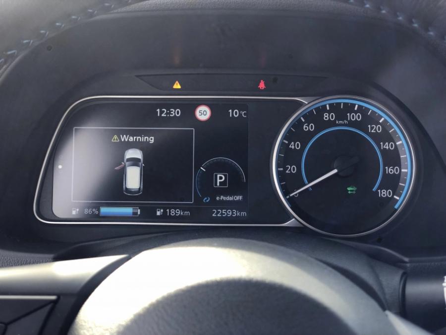 White Nissan Leaf 2020 in Riga, with an engine capacity of 0.00 L and mileage of 23 thousand km for 13500 €, photo 10 on AUTOMOTO.COM.LV