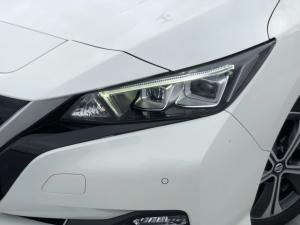 White Nissan Leaf 2020 in Riga, with an engine capacity of 0.00 L and mileage of 49 thousand km for 11990 €, photo 3 on AUTOMOTO.COM.LV