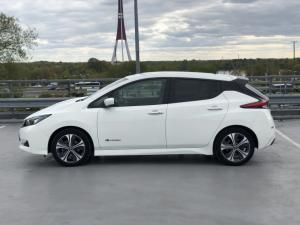 White Nissan Leaf 2020 in Riga, with an engine capacity of 0.00 L and mileage of 49 thousand km for 11990 €, photo 4 on AUTOMOTO.COM.LV