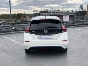 White Nissan Leaf 2020 in Riga, with an engine capacity of 0.00 L and mileage of 49 thousand km for 11990 €, photo 6 on AUTOMOTO.COM.LV