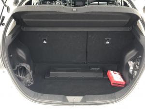 White Nissan Leaf 2020 in Riga, with an engine capacity of 0.00 L and mileage of 49 thousand km for 11990 €, photo 16 on AUTOMOTO.COM.LV