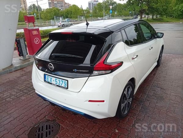 White Nissan Leaf 2020 in Riga, with an engine capacity of 0.00 L and mileage of 110 thousand km for 11300 €, photo 8 on AUTOMOTO.COM.LV