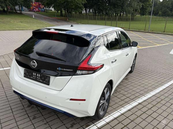 White Nissan Leaf 2020 in Marijampole, with an engine capacity of 0.00 L and mileage of 56 thousand km for 14500 €, photo 8 on AUTOMOTO.COM.LV